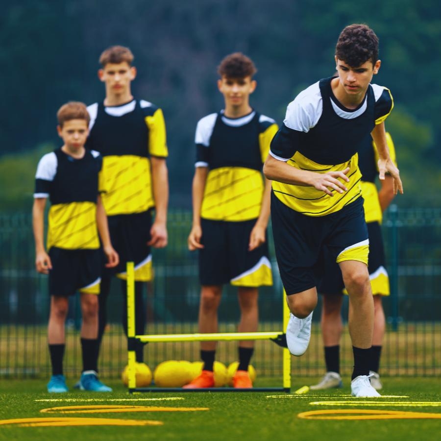 Material deportivo de fútbol para un entrenamiento profesional. — Vimas ...